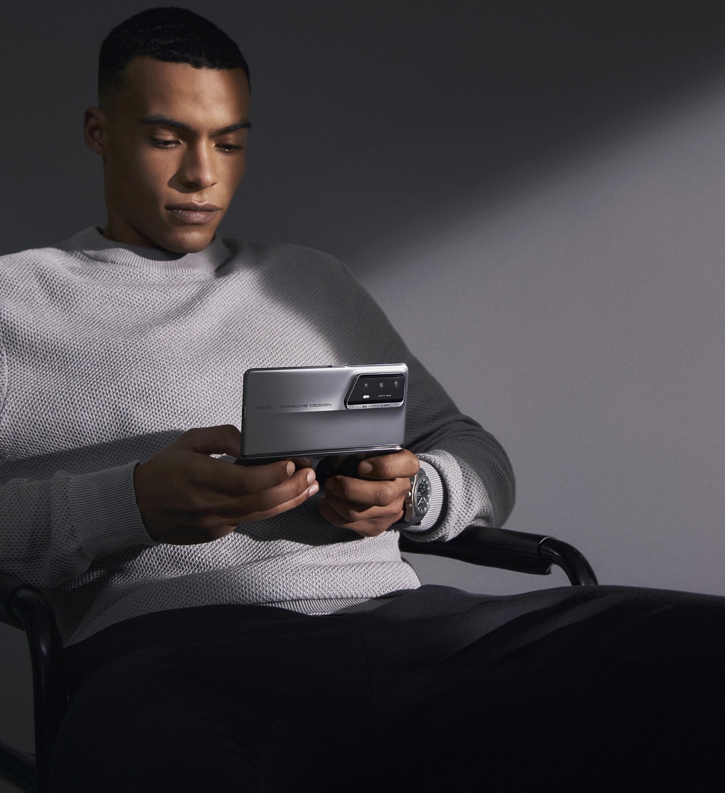 Porsche Design Honor Magic V2 RSR, el smartphone plegable más delgado ...